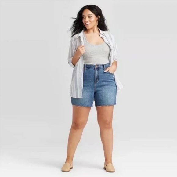 Universal Thread | Shorts | Universal Thread Women Plus Denim Boyfriend ...